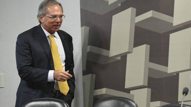 Governo quer liberar saque de contas ativas do FGTS, diz Paulo Guedes