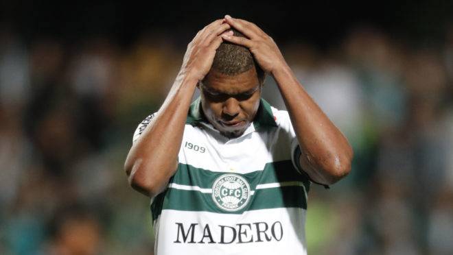 Rodrigão reclama da postura do time do Coritiba após derrota na Série B