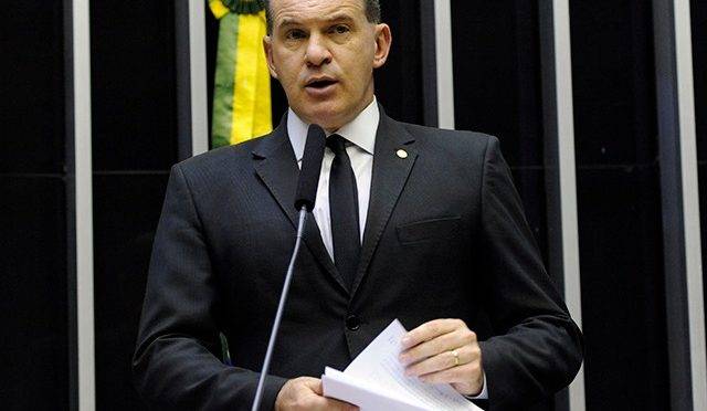 TSE cassa mandato de Evandro Roman por fidelidade partidária