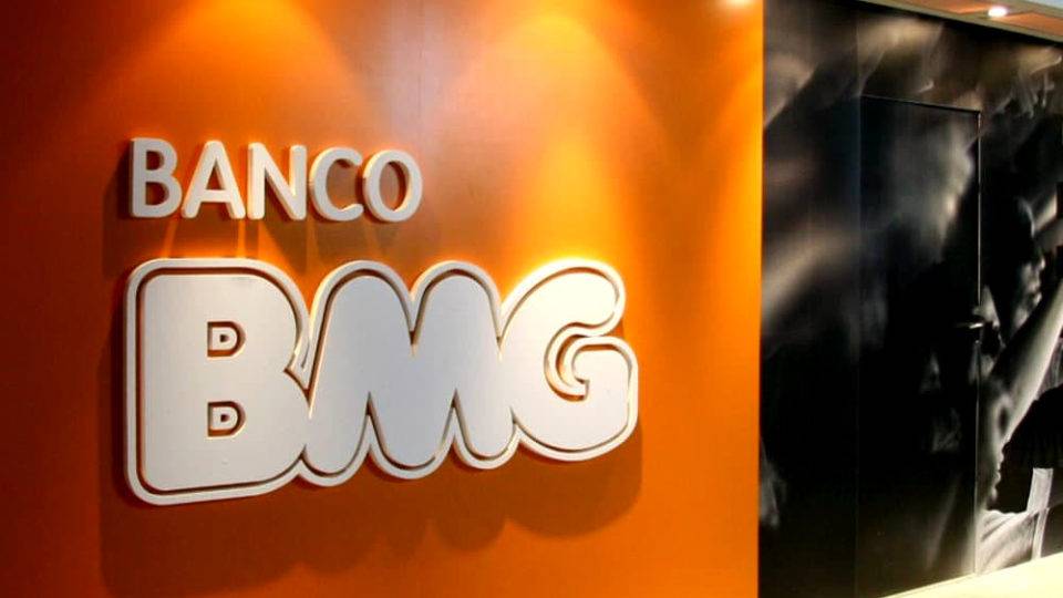 Justiça proíbe BMG de realizar operações de cartão consignado via telefone