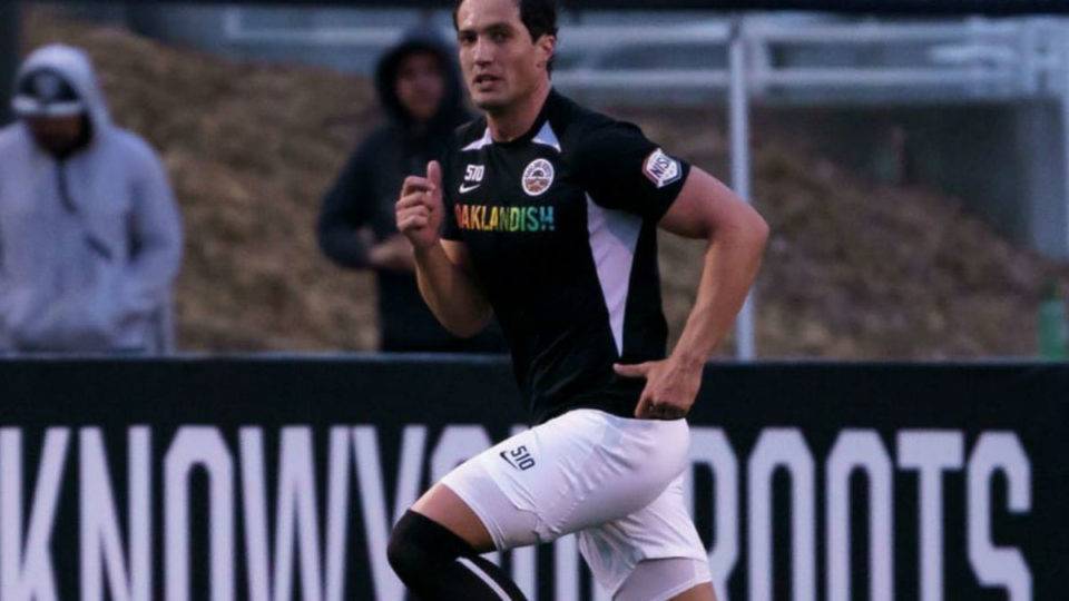 Zagueiro lamenta situação nos EUA e relata drama por conta de pandemia