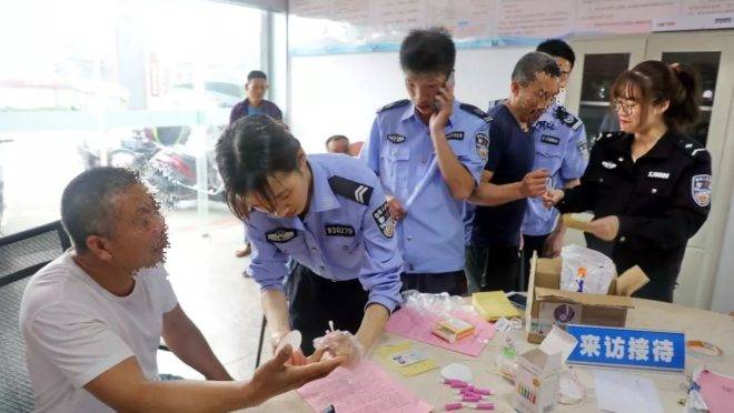 Polícia da China constrói maior banco de dados de DNA do mundo