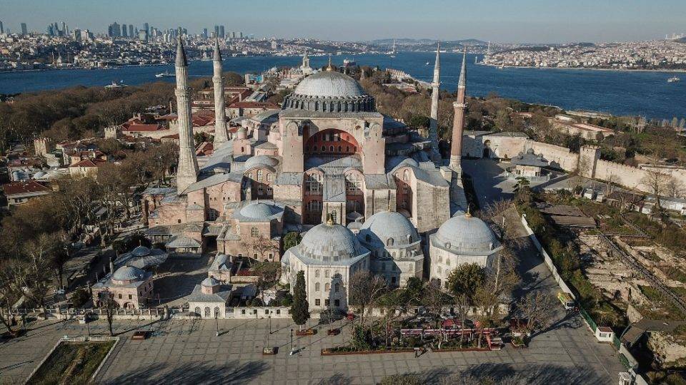 Santa Sofia: Turquia devolve status de mesquita à basílica