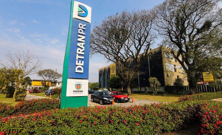 Detran-PR retoma atendimento presencial, com agendamento prévio
