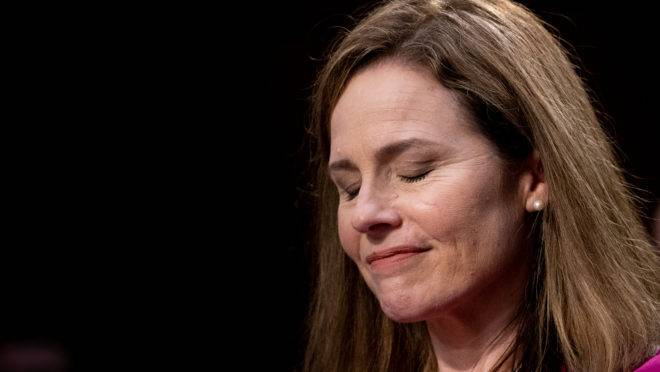 Amy Barrett: decisões políticas devem ser deixadas para políticos eleitos