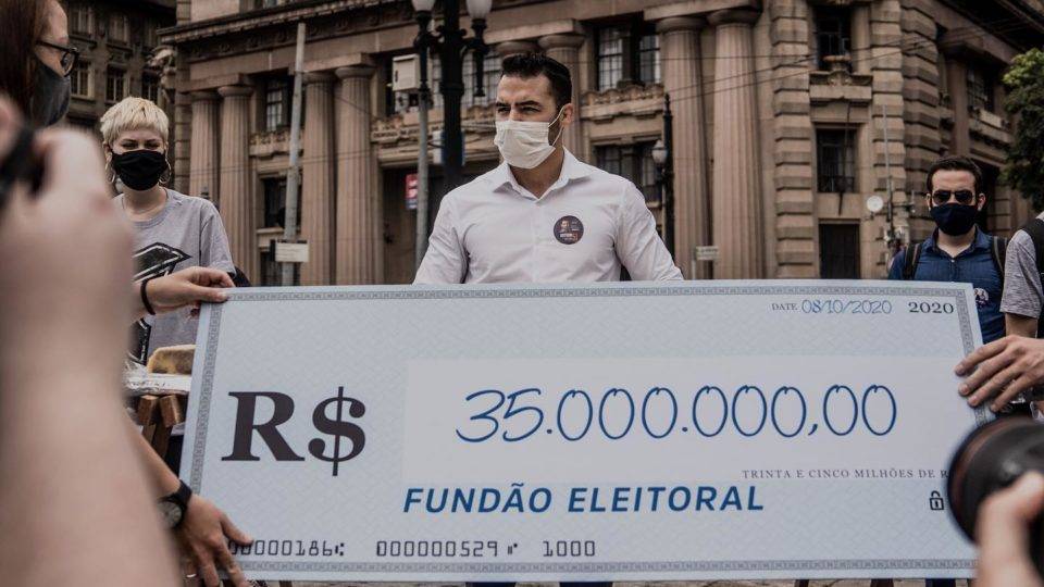 Arthur do Val usa assessores da Assembleia na campanha e contradiz mote ...