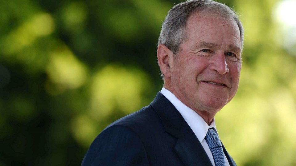 George W. Bush chama invasão de Capitólio de “insurreição”