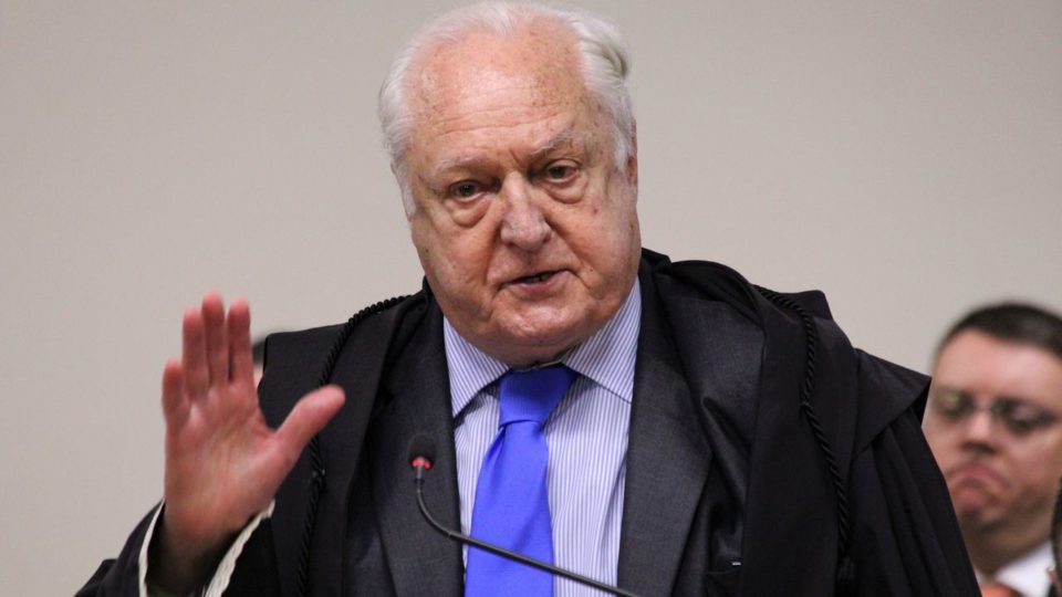 Morre René Dotti, um dos mais importantes advogados do Brasil