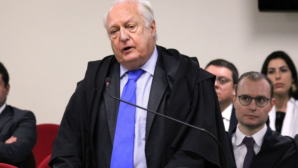 Réquiem para o professor René Ariel Dotti