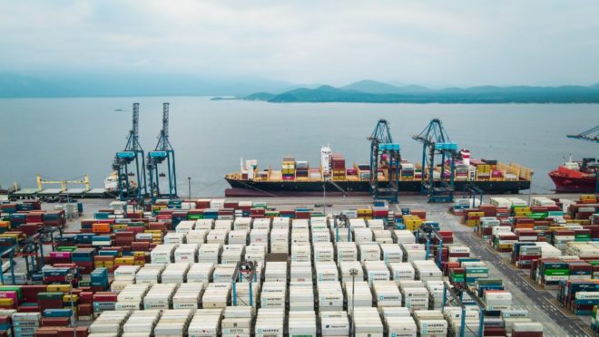 TCP registra novo recorde na movimentação de contêineres