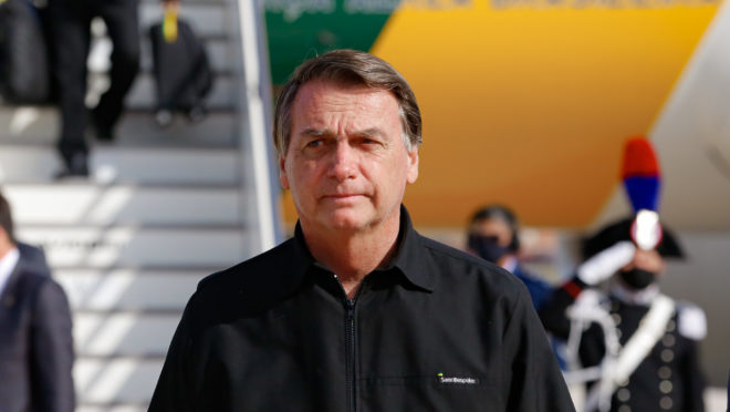 Bolsonaro edita MP para destinar mais R$ 4,1 bilhões ao auxílio emergencial