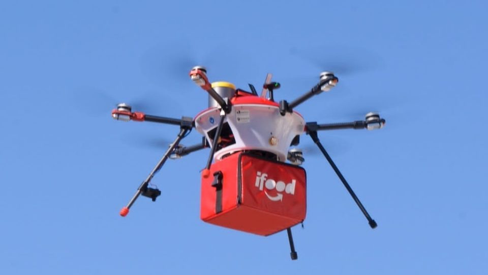 Como funciona a entrega de comida por drones do iFood