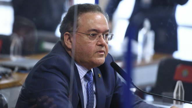 Senador Roberto Rocha testa positivo para Covid-19