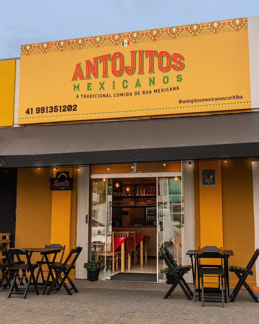 Antojitos, restaurante da autêntica comida mexicana de rua em Curitiba