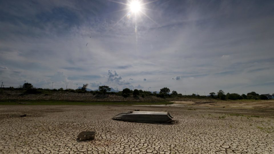 Com a pior seca da série histórica, economia cambaleante da China sofre ...