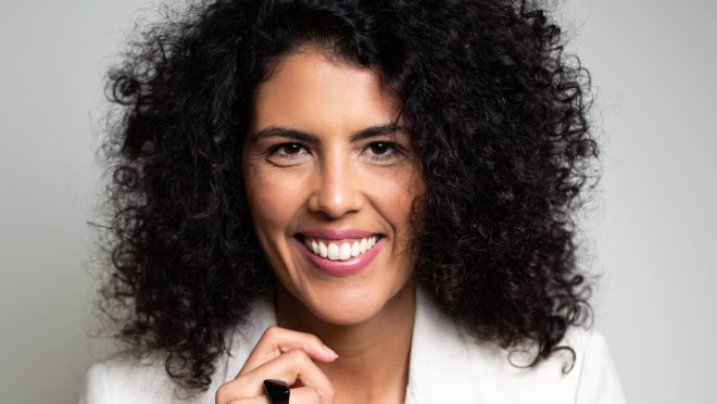 Quem é Eliza Ferreira, candidata a vice de Ricardo Gomyde (PDT)