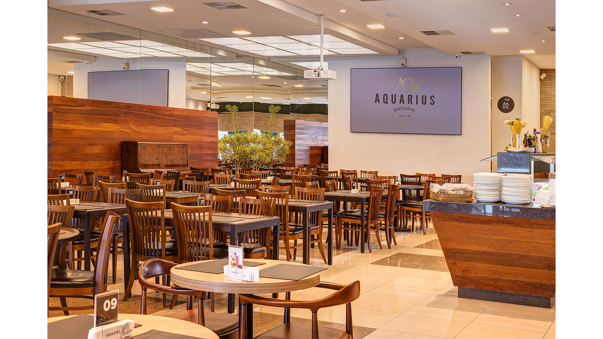 Padaria Aquarius completa 53 anos no Bacacheri, em Curitiba