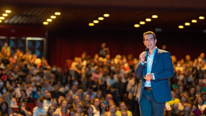 Aposta de Tarcísio, Feder diz que Brasil pode ser líder educacional