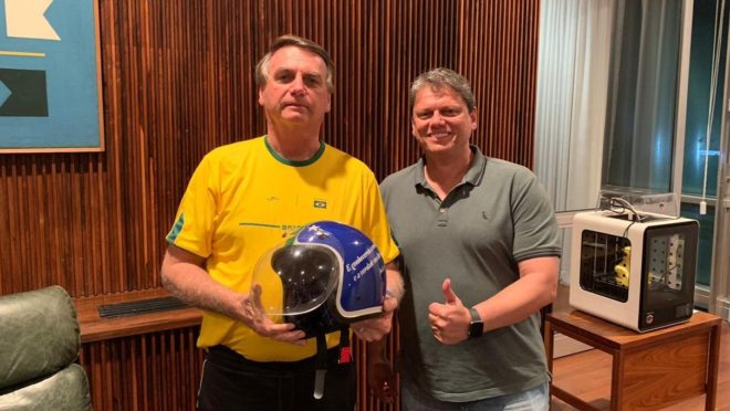 Tarcísio publica foto ao lado de Bolsonaro: “eterna admiração e gratidão”