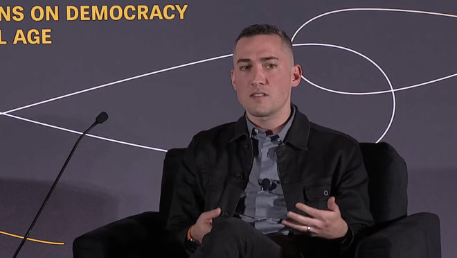 Quem é Yoel Roth, um dos responsáveis pela censura no Twitter