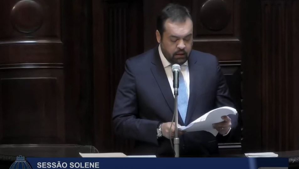 Claudio Castro toma posse como governador do Rio de Janeiro