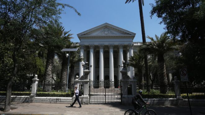 Parlamento chileno aprova reforma que possibilitará nova Constituição