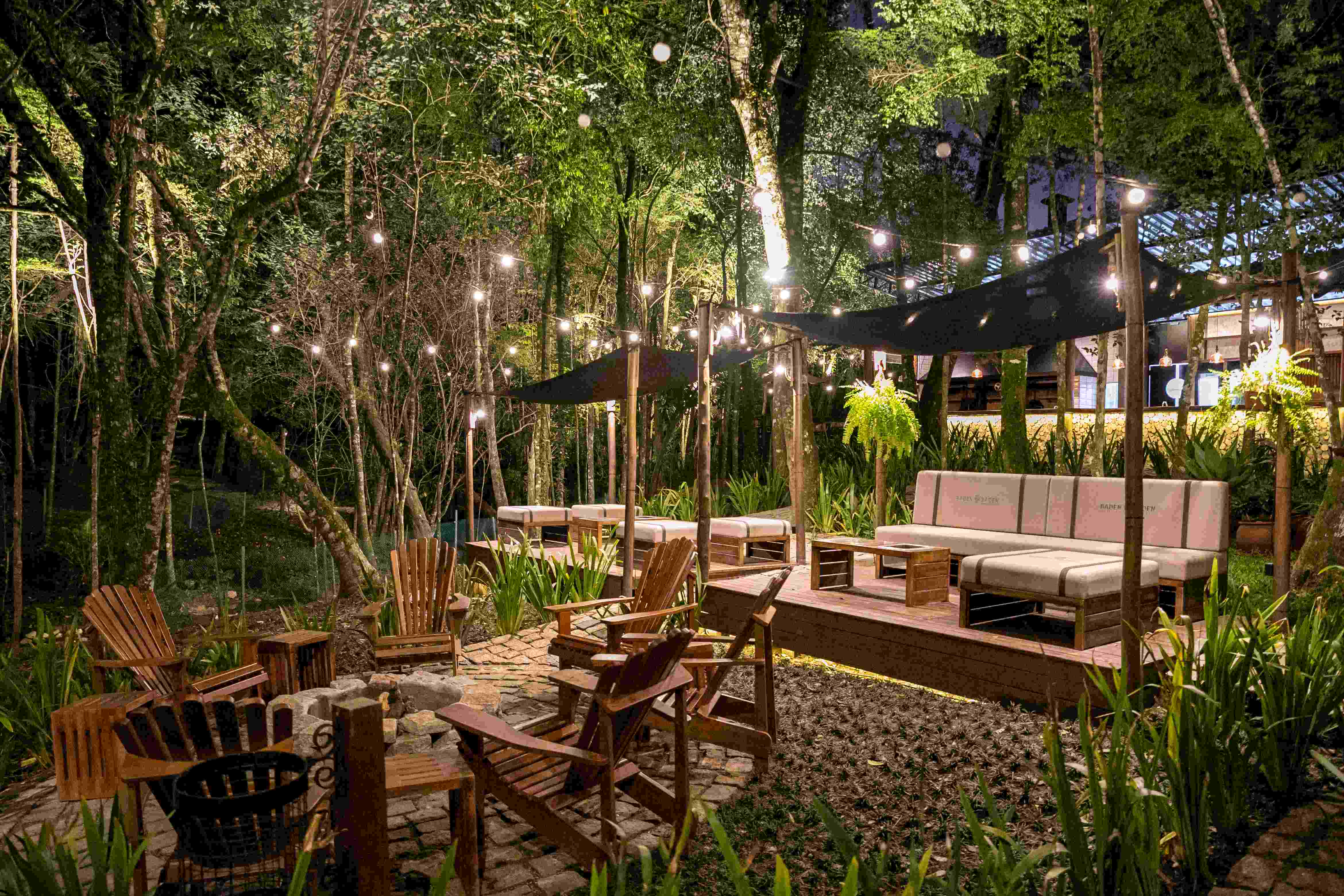 Restaurante Maria Eugênia une parrilla e bosque em Santa Felicidade