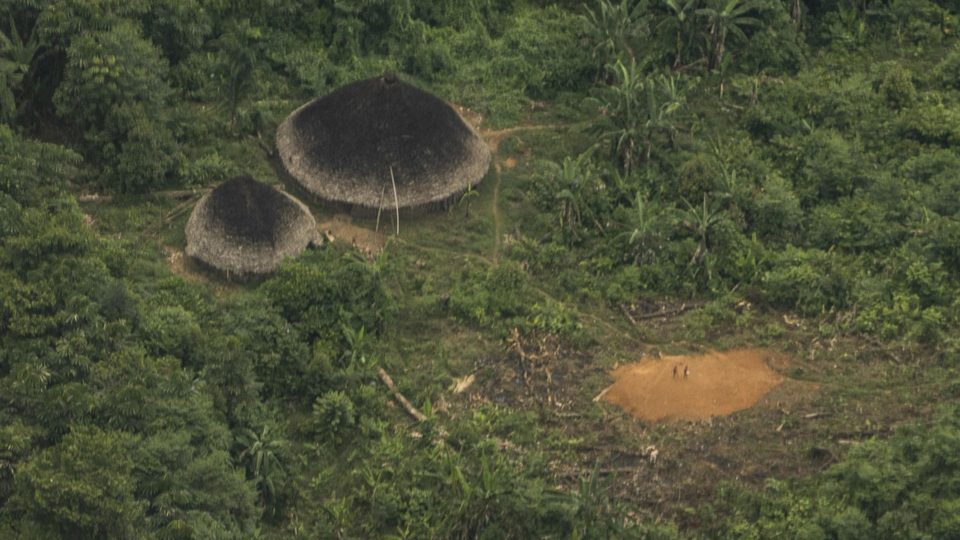 FAB abre espaço aéreo: saída de garimpeiros da terra indígena Yanomami