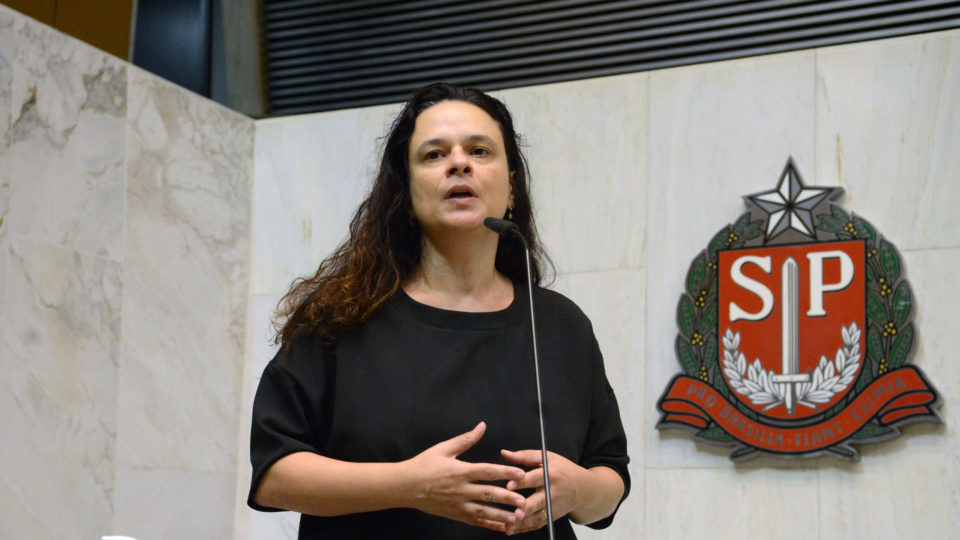 Professores defendem retorno de Janaina Paschoal à USP