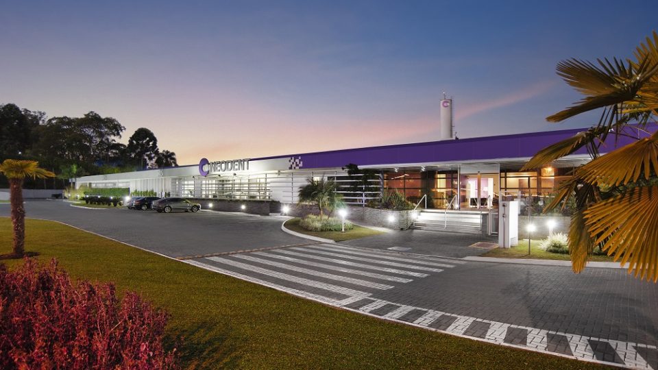 Empresa paranaense de implantodontia está presente em 89 países