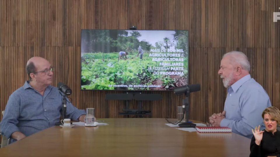 Presidente Lula Adota Formato De Live Para Se Comunicar Com Os