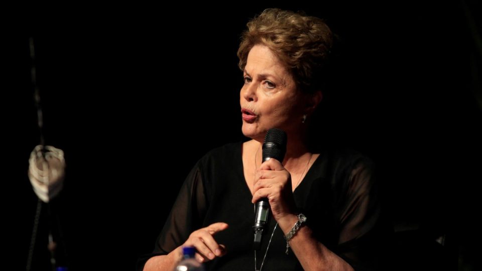 Dilma fez reunião com embaixadores dois meses antes do impeachment em 2016