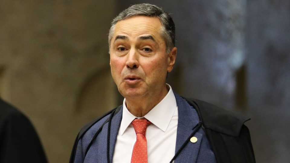 Oposição vai pedir que Barroso se afaste de processos envolvendo ...