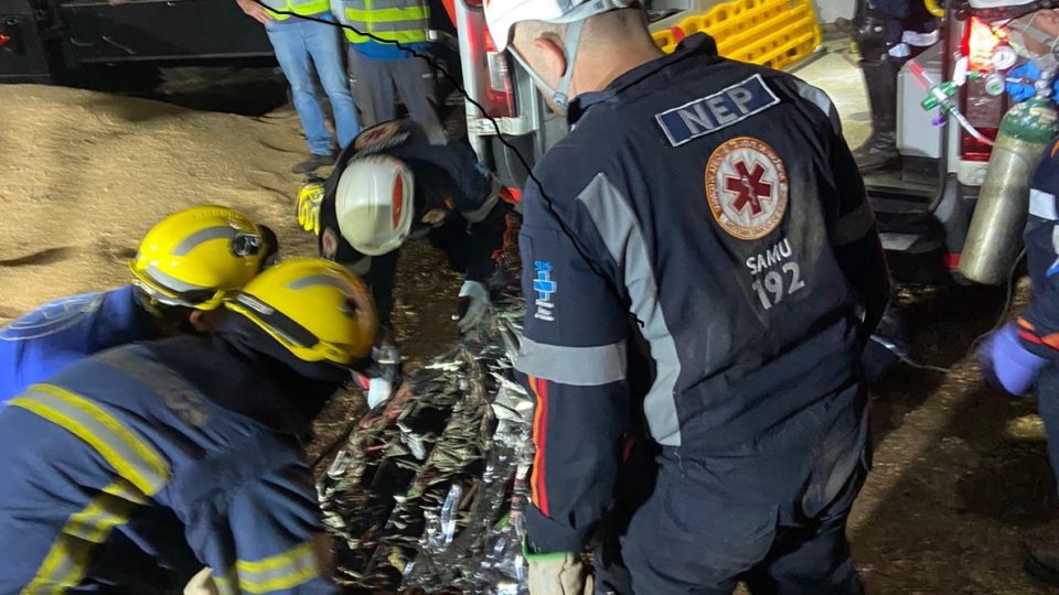 Bombeiros localizam corpo de trabalhador morto em explosão na C.Vale