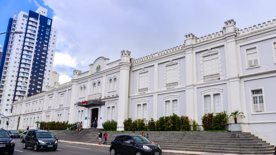 Shopping Curitiba aumenta mix de lojas com marcas nacionais