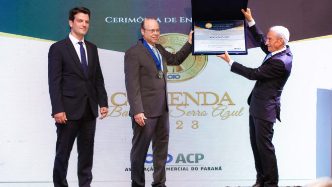 ACP entrega Comenda Barão do Serro Azul ao empresário Leopoldo Senff