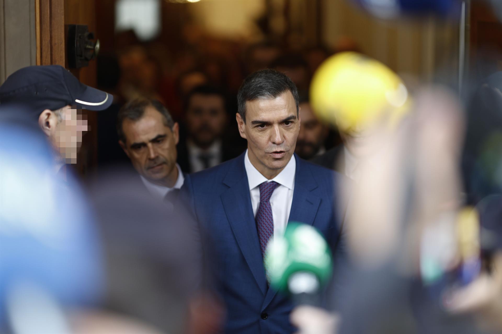 Governo da Espanha veta manifestação contra Pedro Sánchez com reza do terço