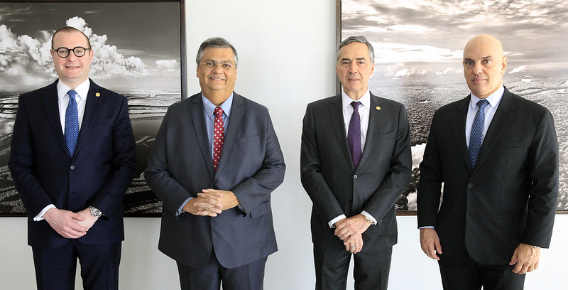 Dino Se Reúne Com Barroso Zanin E Moraes Para Tratar Da Posse No Stf