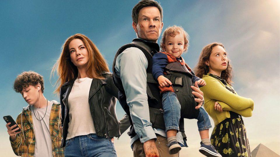 Em Plano em Família, Mark Wahlberg vive ex-espião que defende os filhos