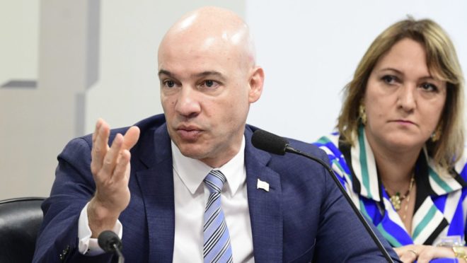 Quem é Alessandro Moretti, diretor adjunto da Abin demitido por Lula