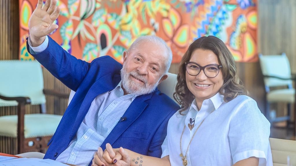 Lula pode ser denunciado por calúnia por acusar Bolsonaro sobre móveis ...