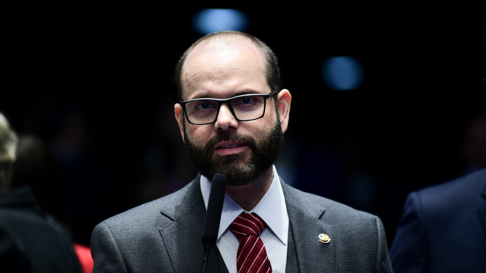 Seif propõe "voto impresso auditável" após reeleição de Maduro