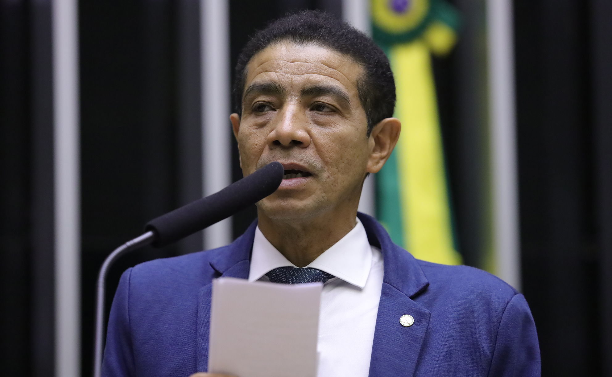 Projeto obriga indústrias a fabricarem aparelhos elétricos bivolt