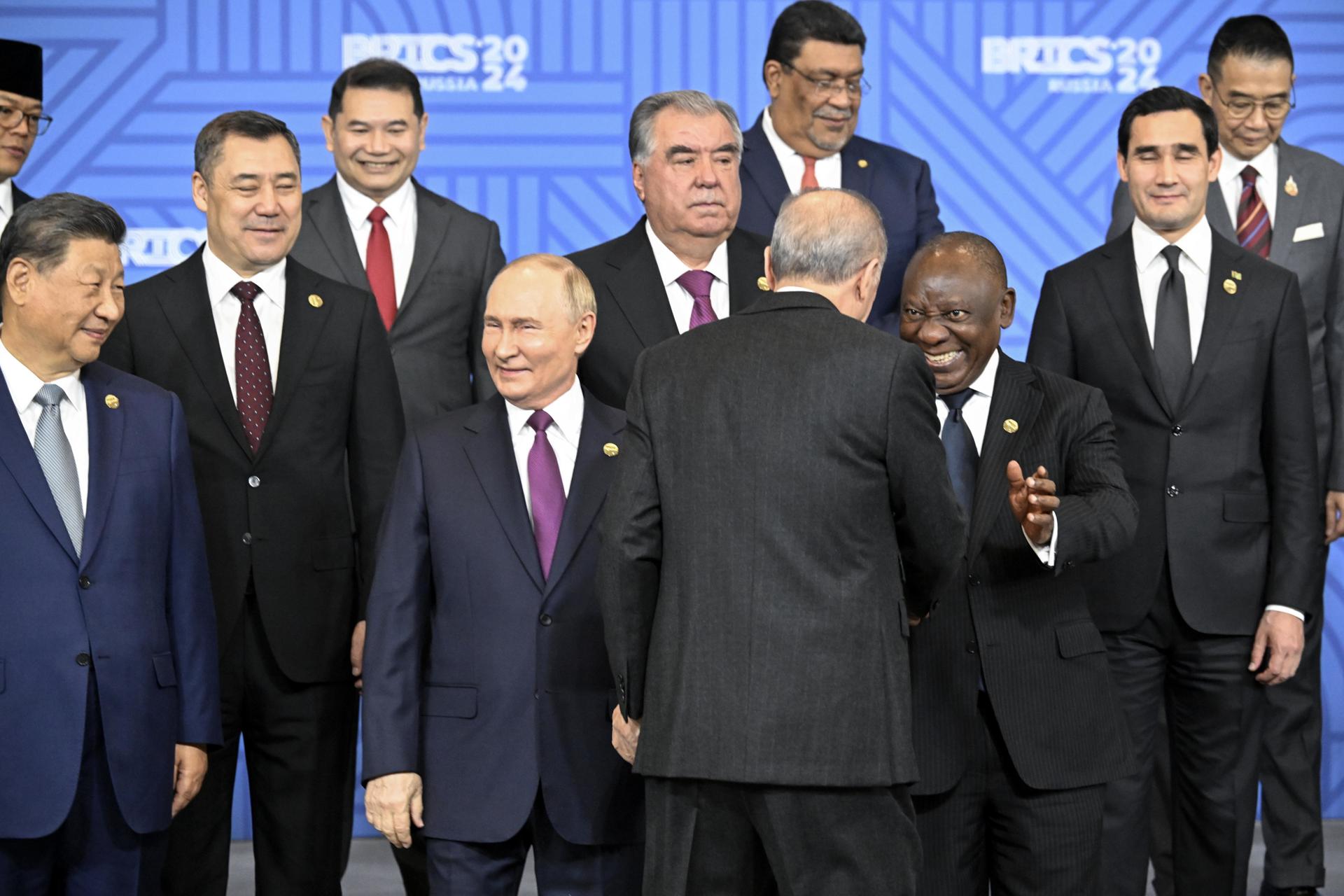 O que se sabe sobre a moeda dos Brics, apresentada em Kazan