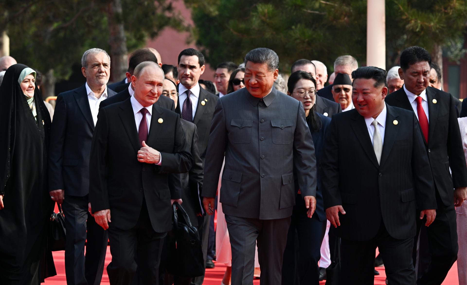 China: Trump ironiza encontro entre Xi, Putin e Kim durante desfile