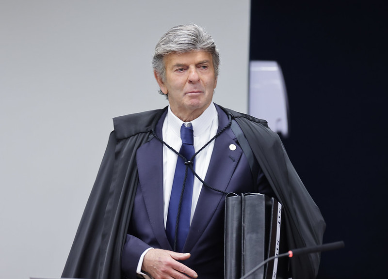 Estagiária é demitida após tuitar que Fux “tem que morrer”
