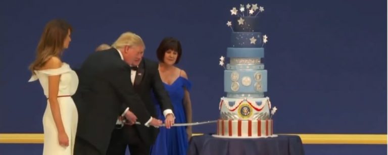 Bolo de Trump foi réplica e não plágio da posse de Obama, diz confeiteira