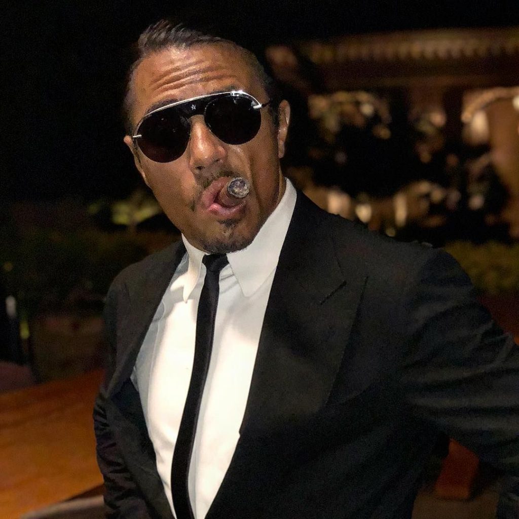 Quem é o chef Salt Bae?