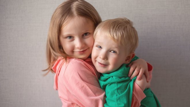 5 passos para fortalecer o vínculo entre irmãos