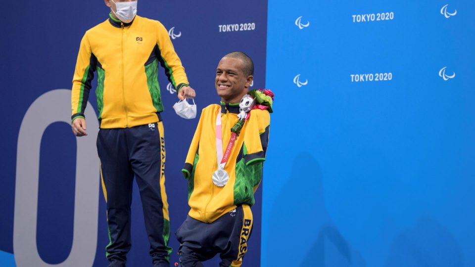 Gabriel Araújo leva prata e conquista primeira medalha na Paralimpíada